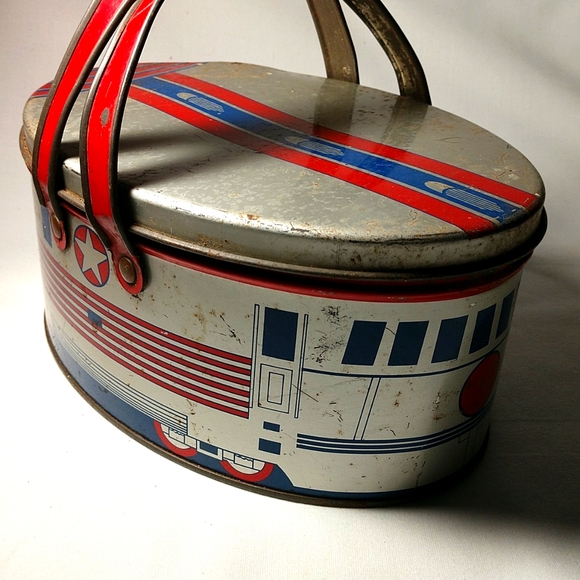 Vintage Train Lunch Box | Kitchen | Vintage 93s Tin Train Litho ...